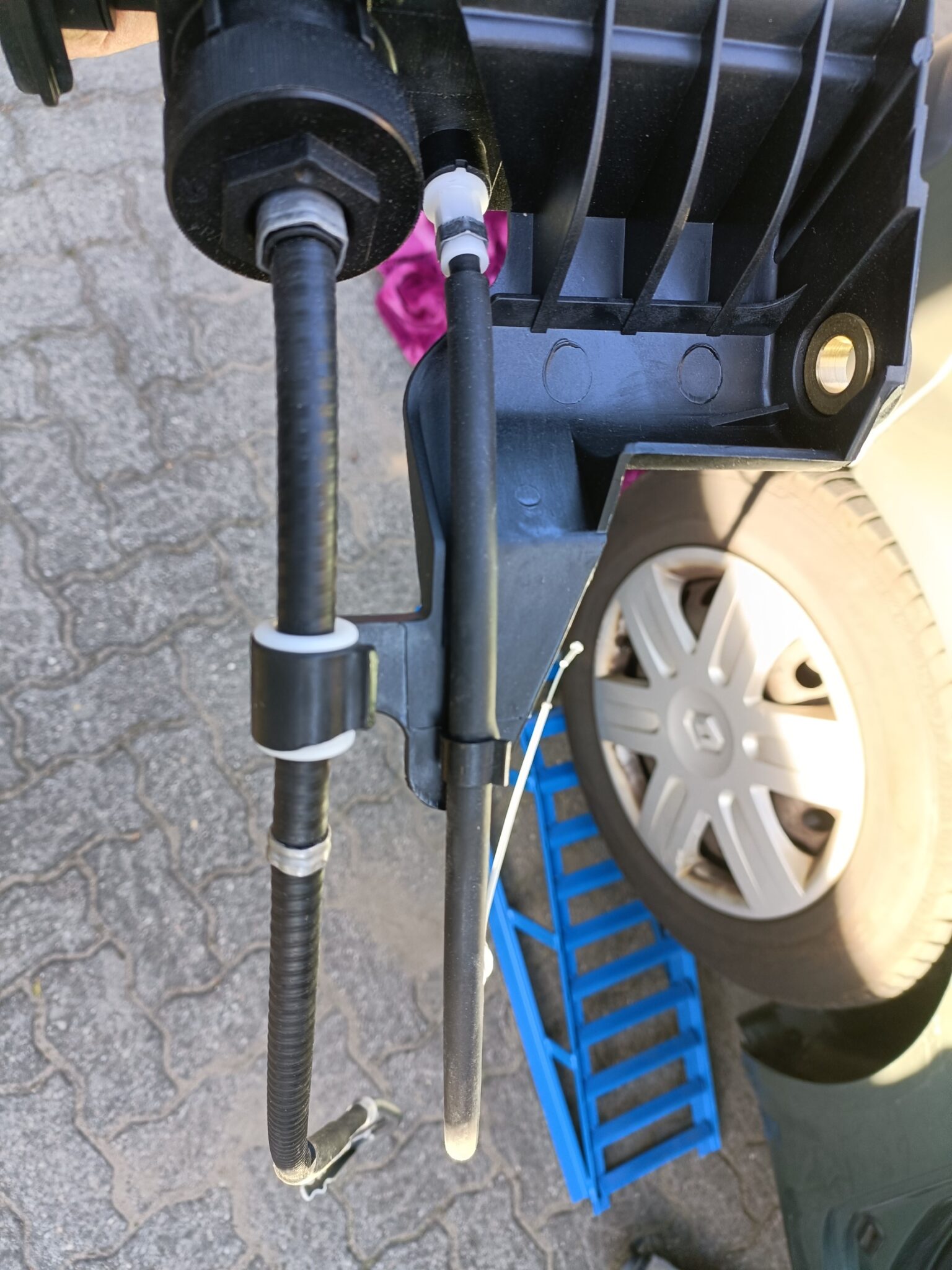 Fehler der Handbremse DF043, DF047, DF056 beim Renault Scenic II - Das ...